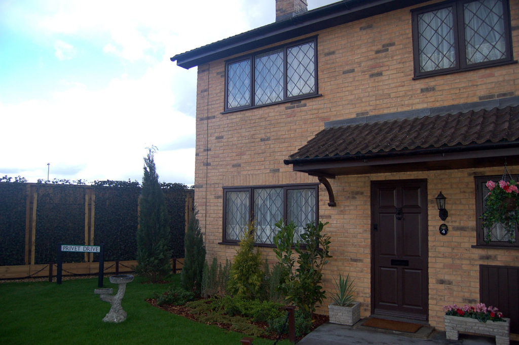 Pack your bottomless bag and jump in your flying car - 4 Privet Drive ...