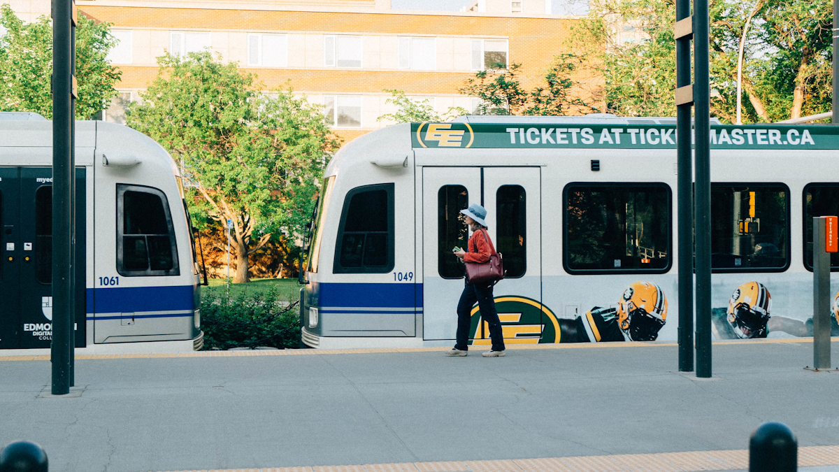 The LRT system should continue expanding - The Gateway