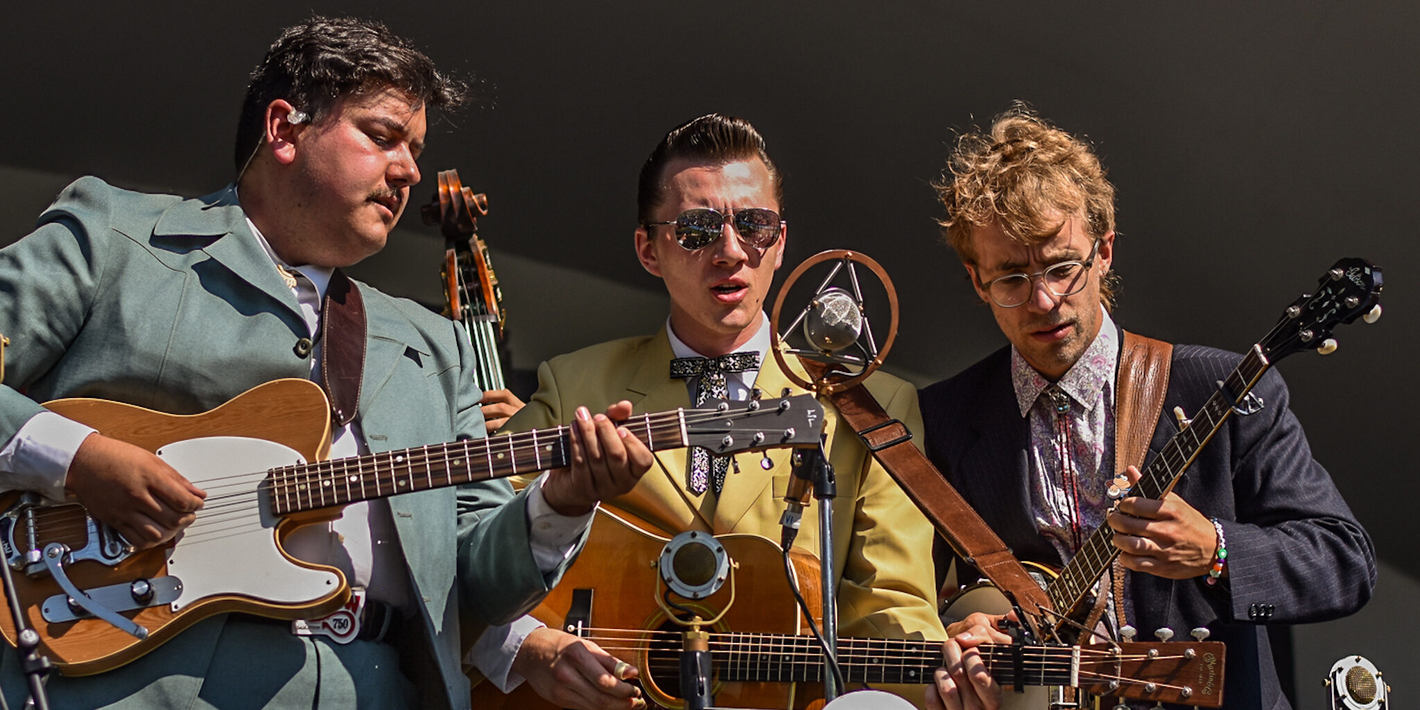 Jake Vaadeland brings captivating stage presence to Folk Fest - The Gateway